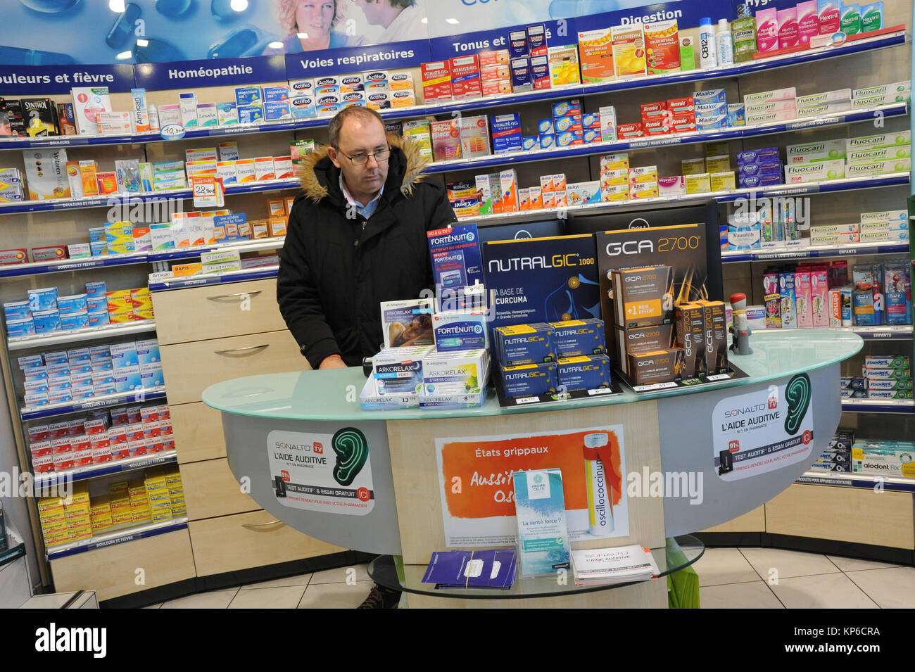 Pharmacy interior counter hi-res stock photography and images - Alamy