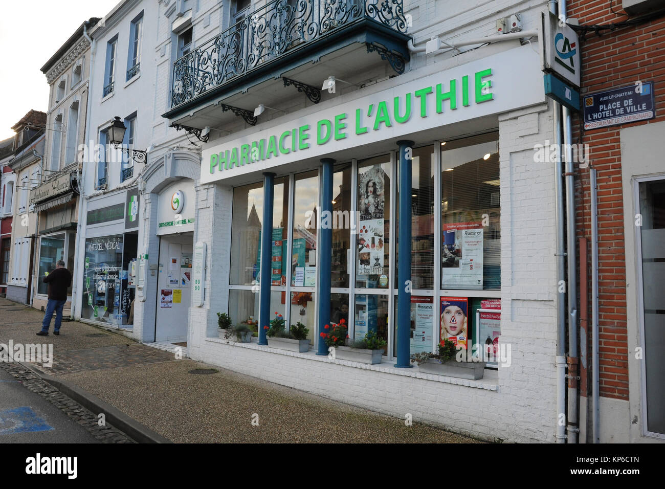 France pharmacy exterior hi-res stock photography and images - Alamy