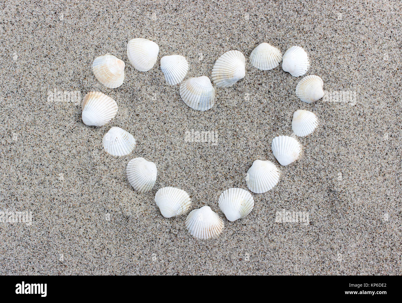 Heart of mussels at the beach hi-res stock photography and images - Alamy