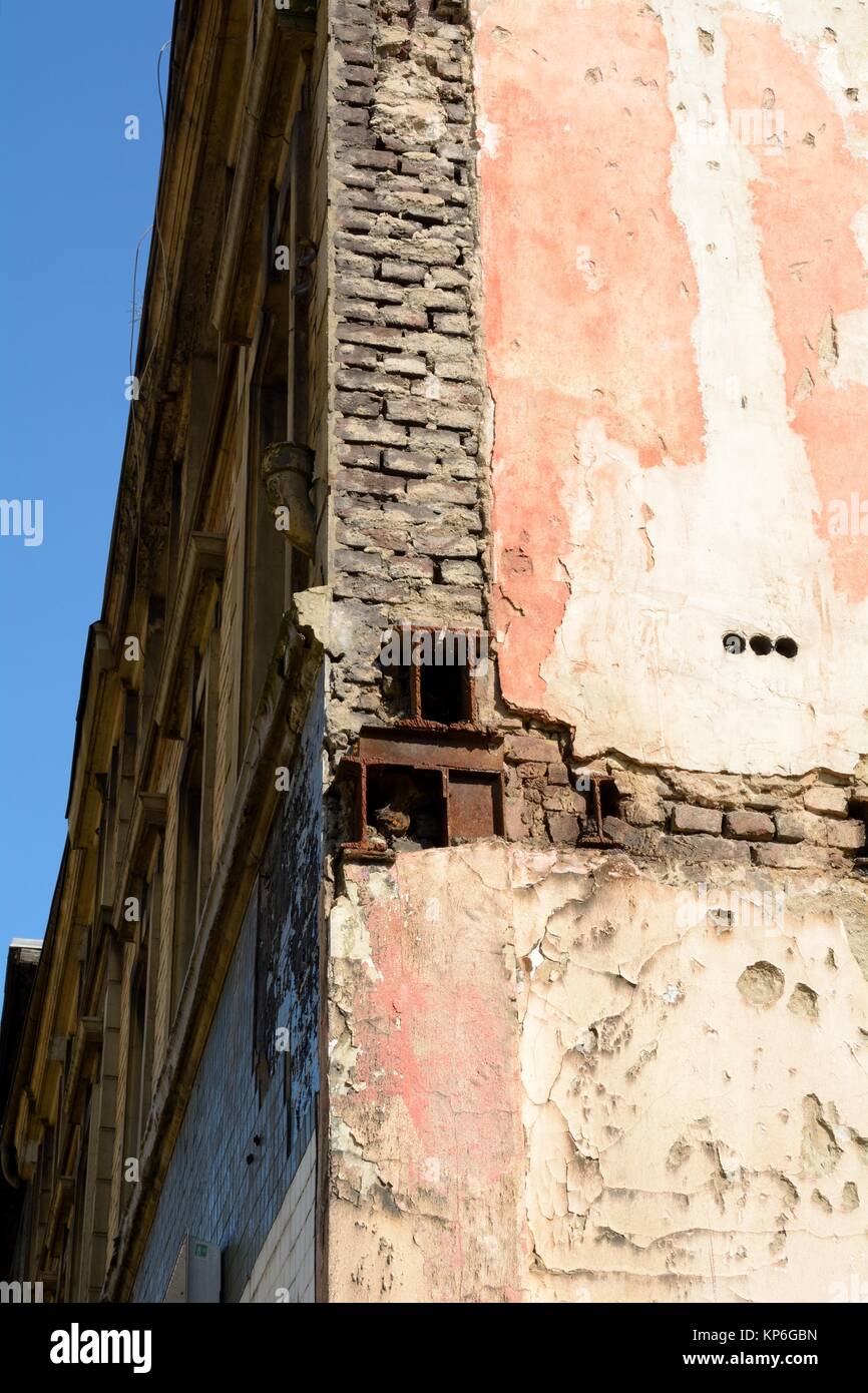 demolishing a house Stock Photo - Alamy