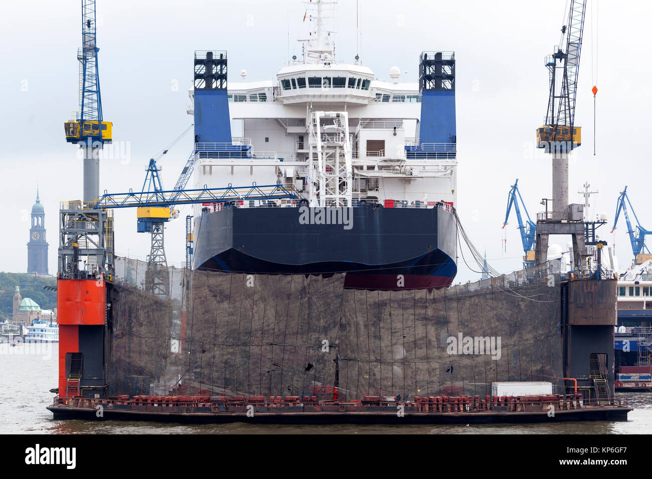 Ship in a dockyard hi-res stock photography and images - Alamy