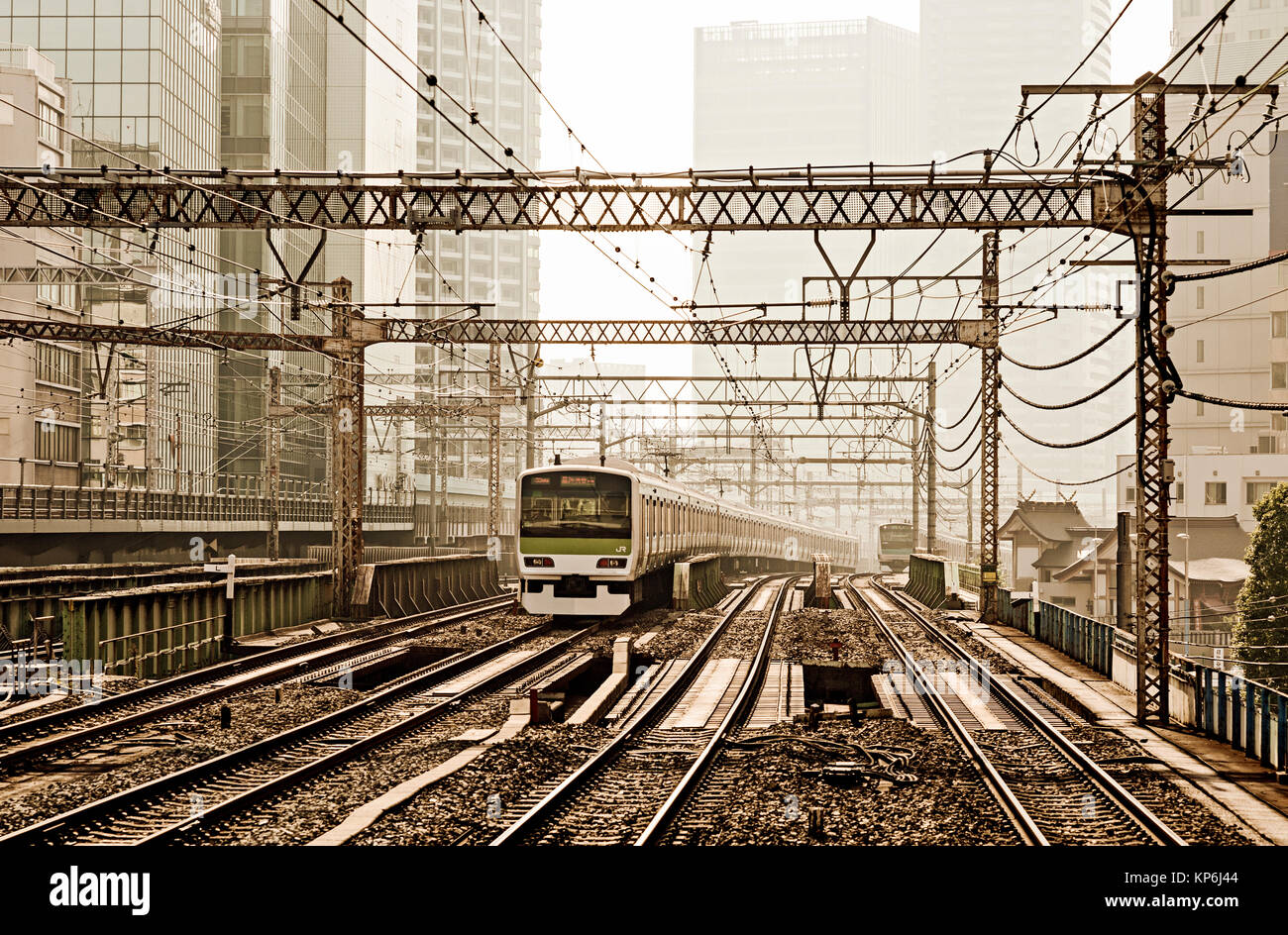 Train approaching station hi-res stock photography and images - Alamy