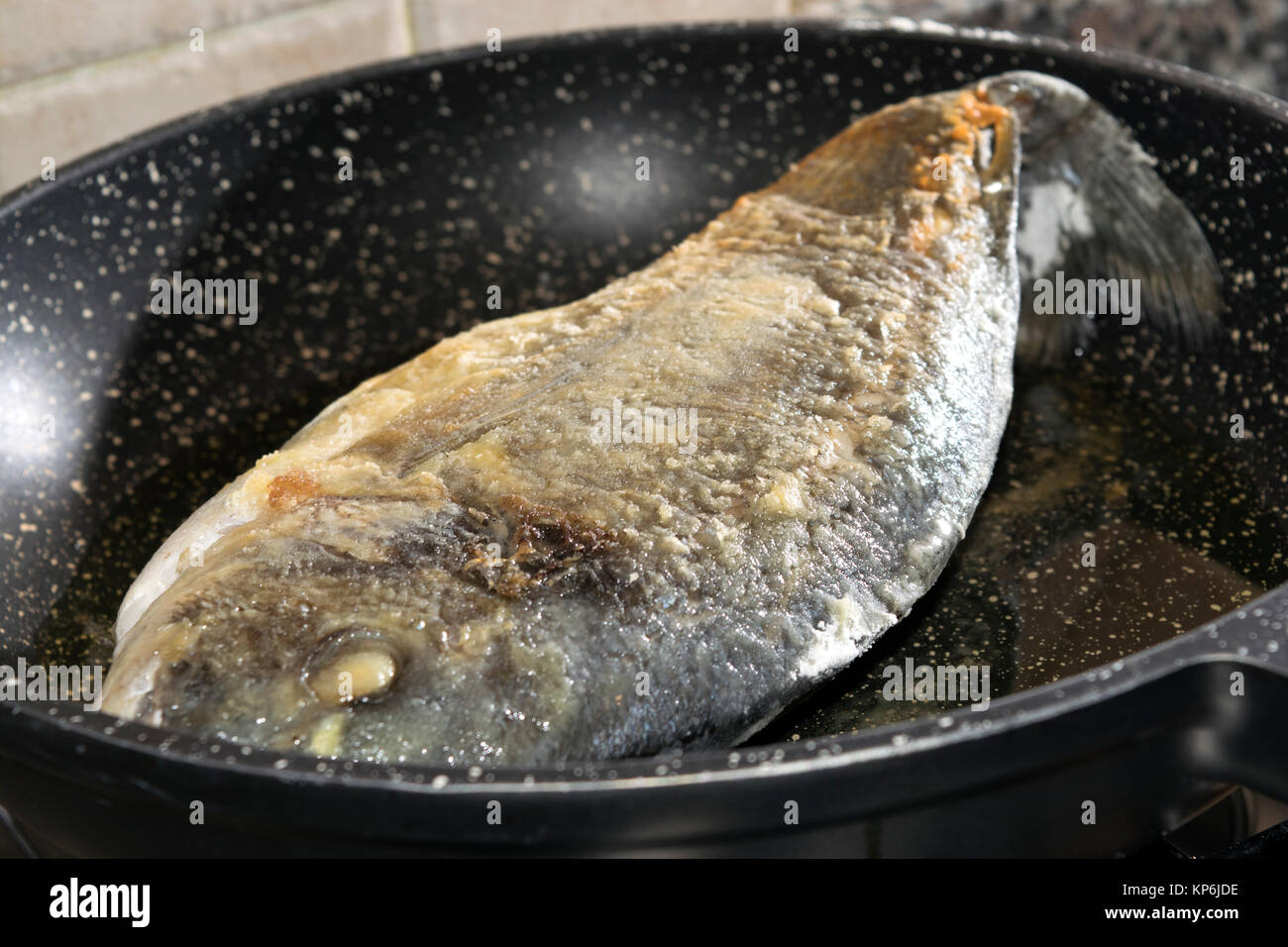 Stir fied fish hi-res stock photography and images - Alamy