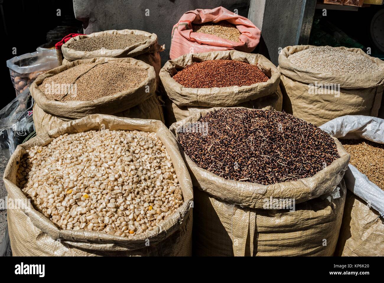 Persian grain market hi-res stock photography and images - Alamy