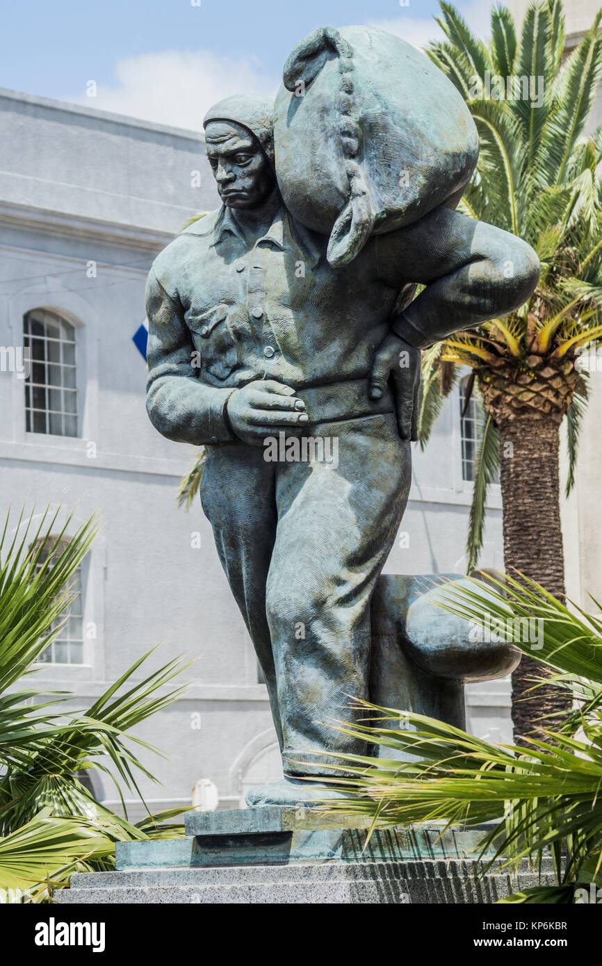 Montevideo sculpture hi-res stock photography and images - Alamy