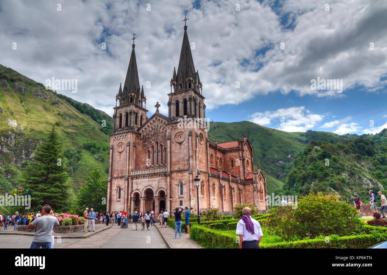 Real covadonga picos hi-res stock photography and images - Alamy