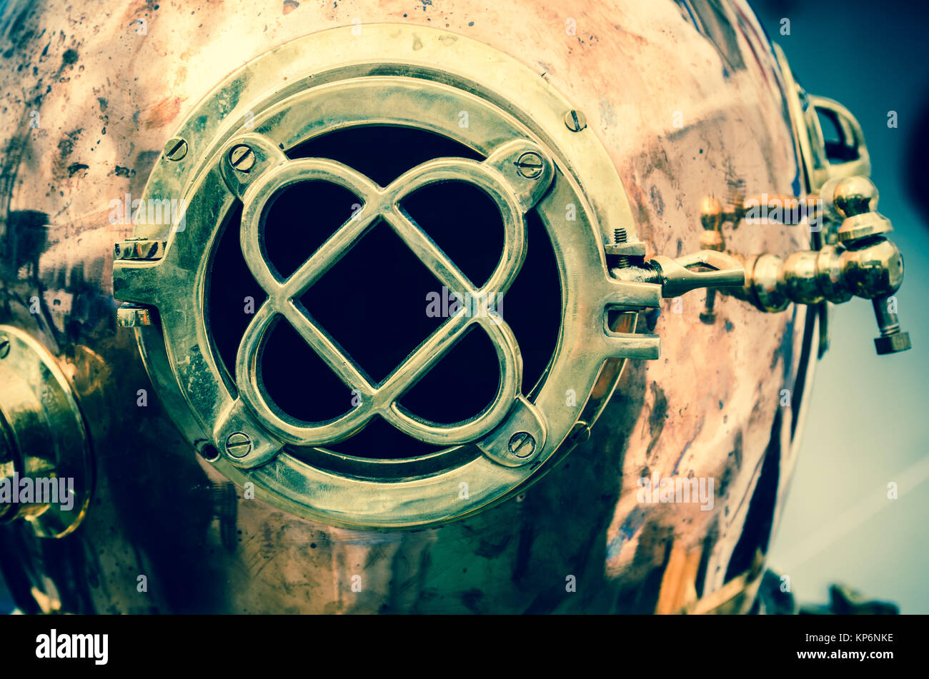 Vintage scuba dive helmet hi-res stock photography and images - Alamy