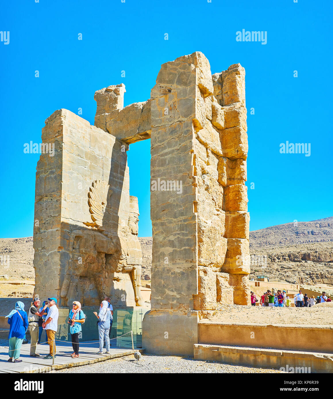 Stone statue bull persepolis persepolis hi-res stock photography and ...