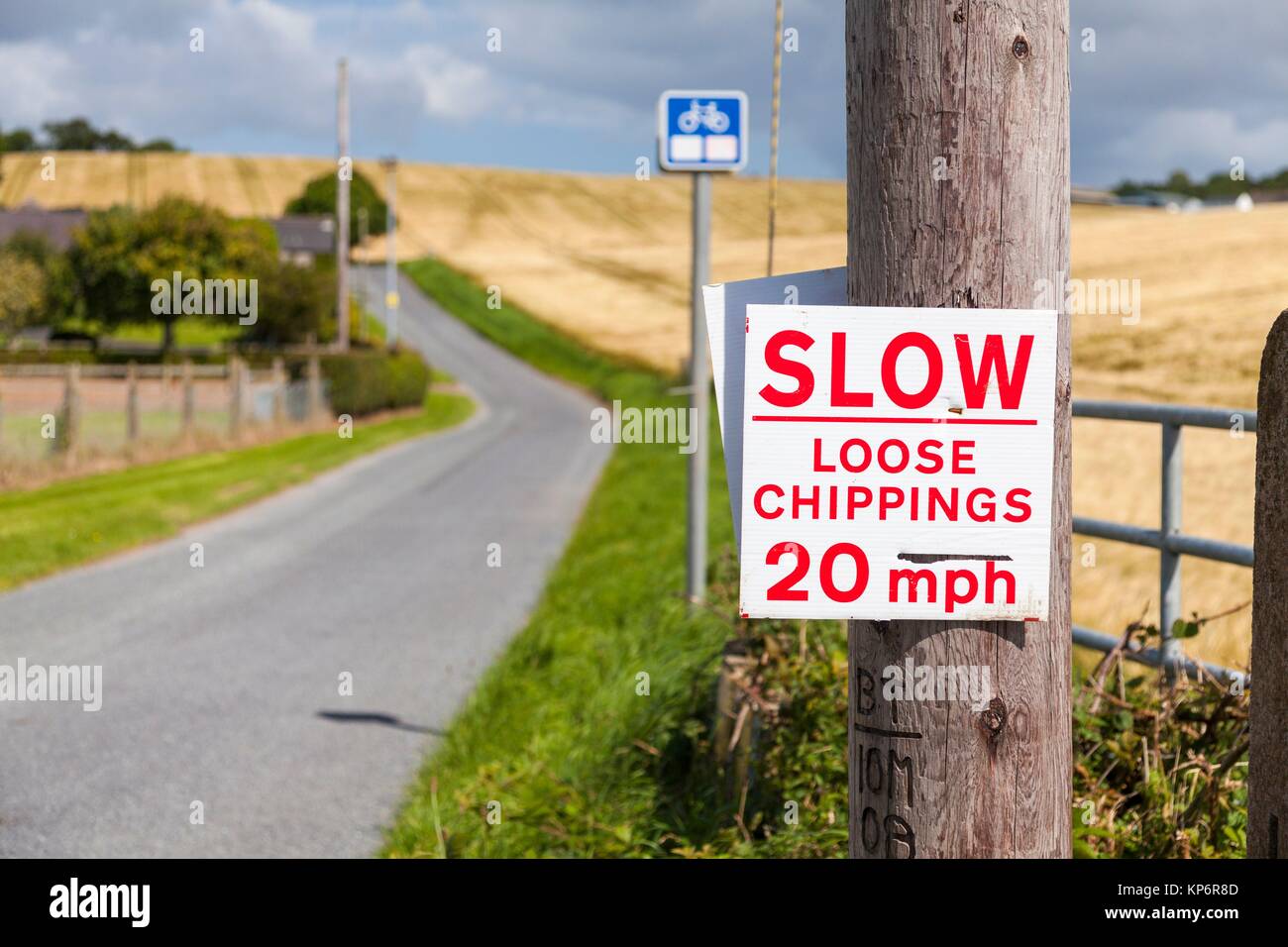 Loose chippings sign hi-res stock photography and images - Alamy