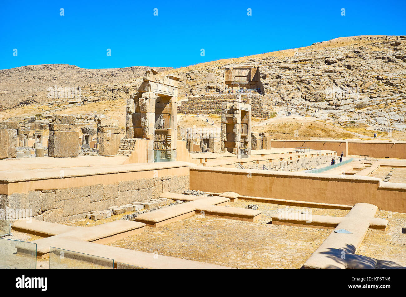 Persepolis archaeological complex is the perfect place to visit and ...