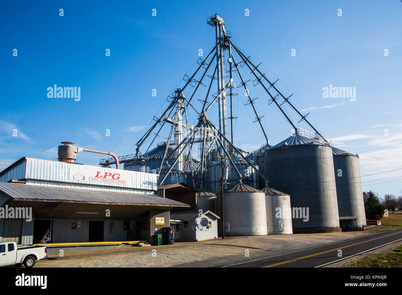 Inside farm silo hi-res stock photography and images - Alamy