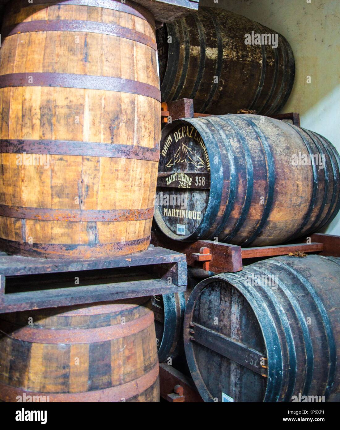 Rum barrels antique hi-res stock photography and images - Alamy