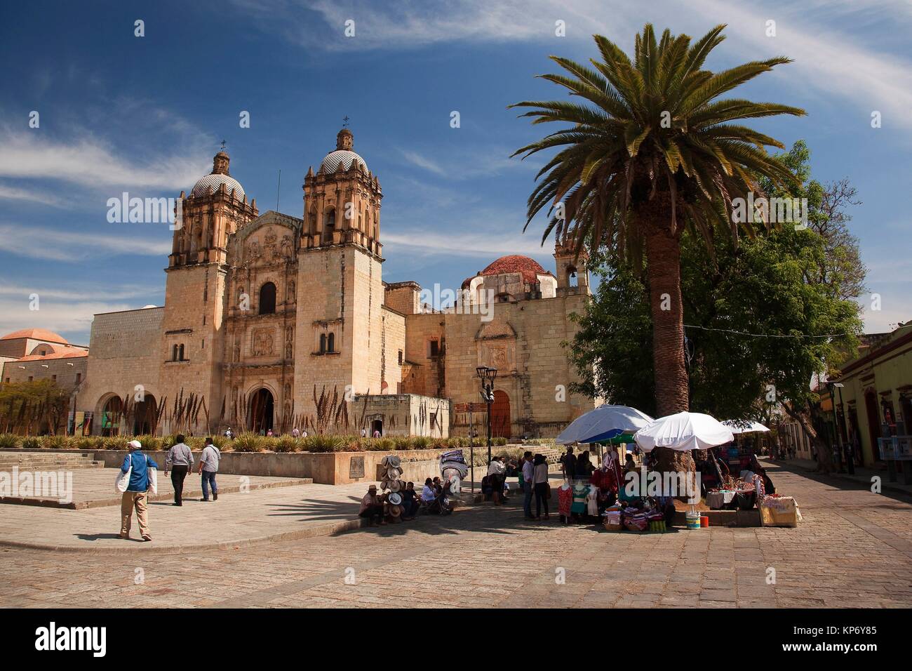 Old city center oaxaca hi-res stock photography and images - Alamy