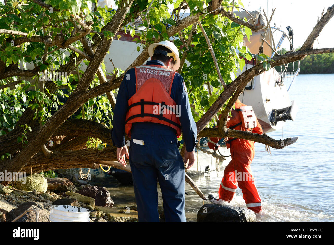 Coast Guard Petty Officer Jesse Medley, a damage controlman, Gulf ...