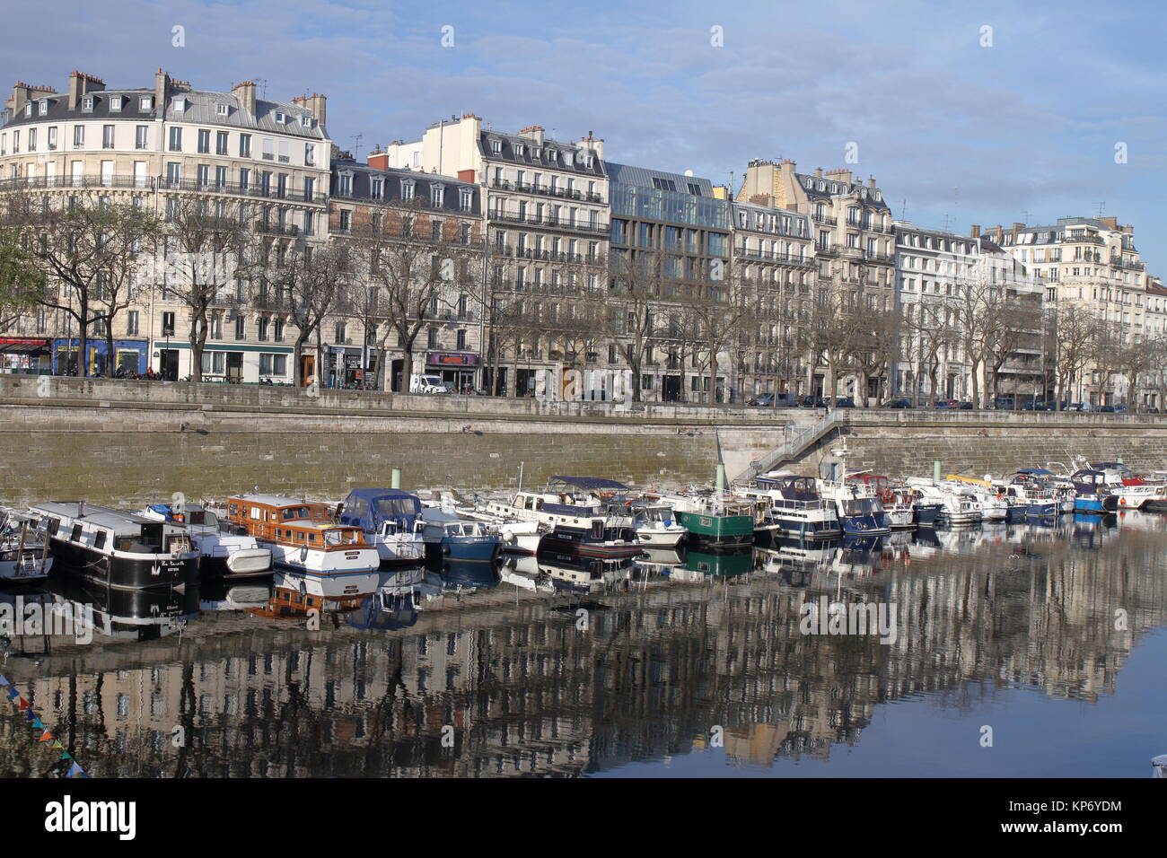 Harbor paris hi-res stock photography and images - Alamy
