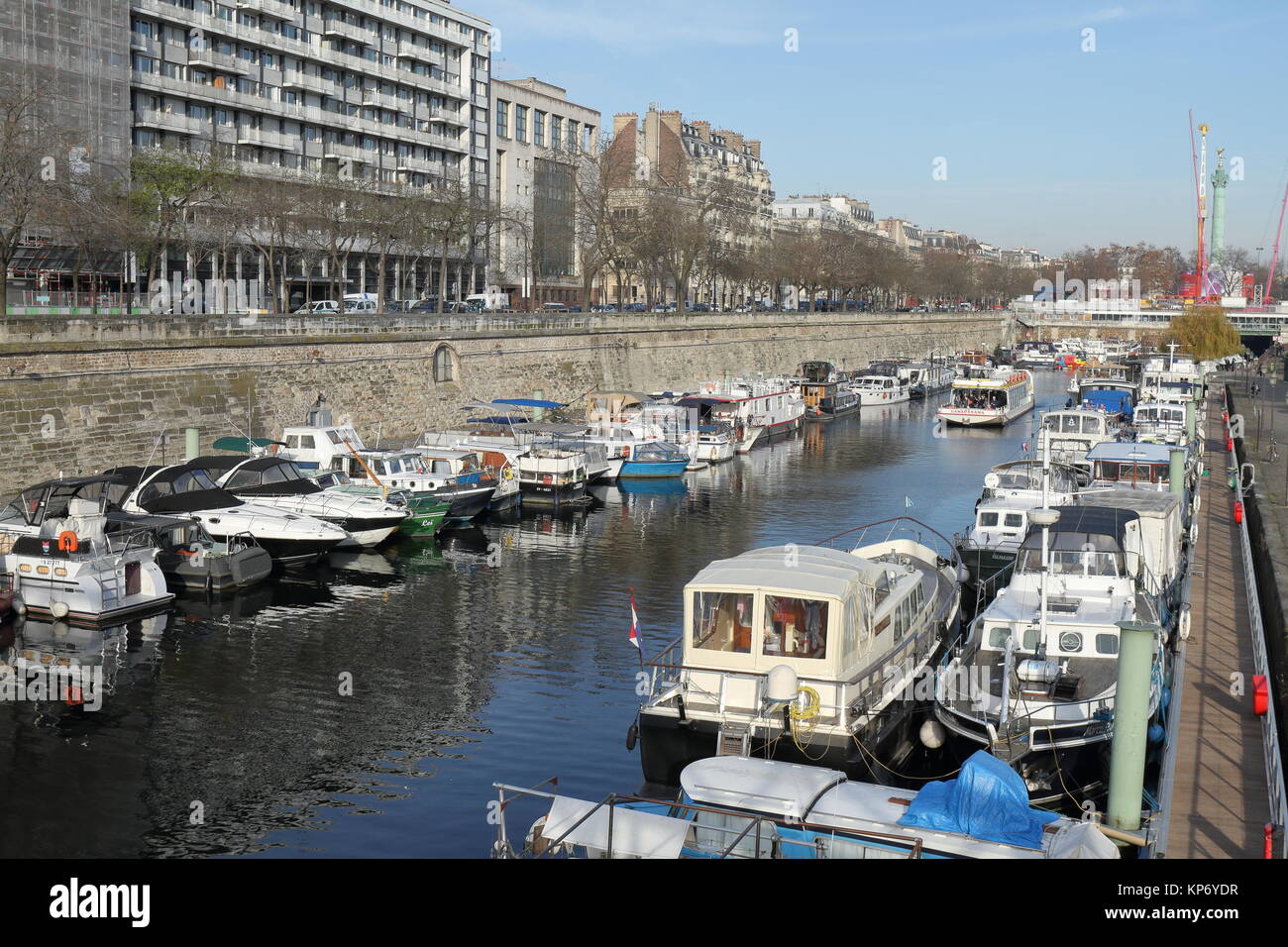 Harbor paris hi-res stock photography and images - Alamy
