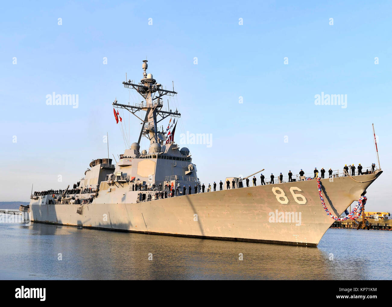 The Arleigh Burke-class guided-missile destroyer USS Shoup (DDG 86 ...