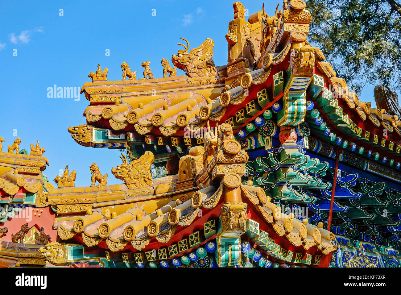 Roof Figures High Resolution Stock Photography and Images - Alamy