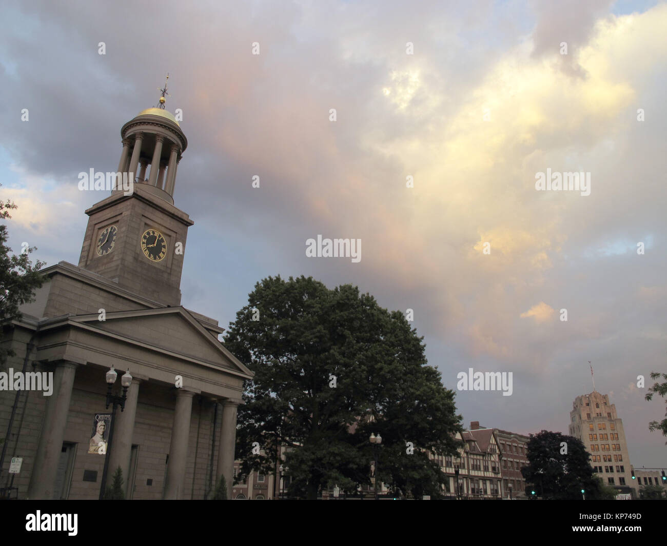 First parish congregational church hi-res stock photography and images ...