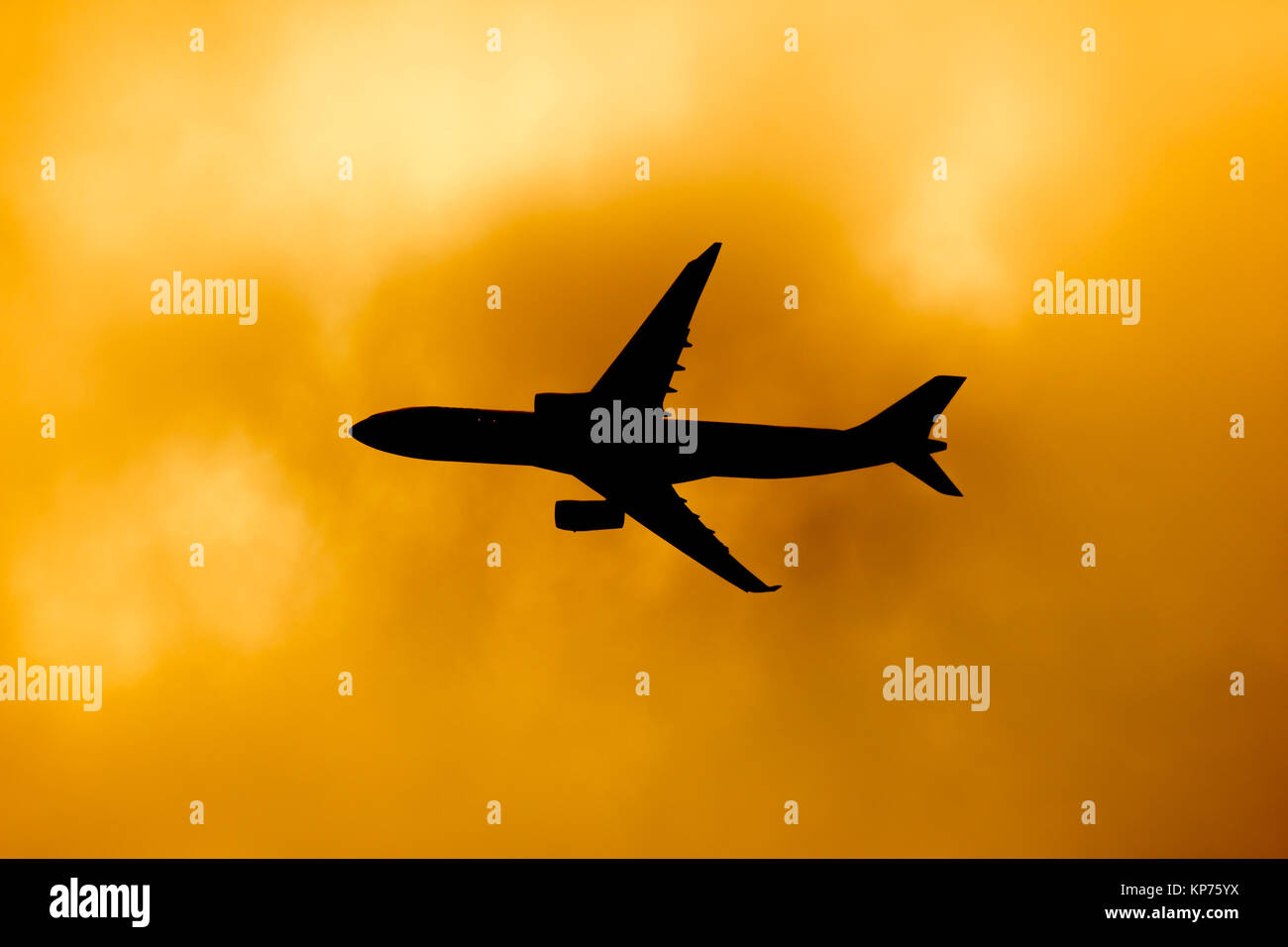 Airliner take off air tourism hi-res stock photography and images - Alamy