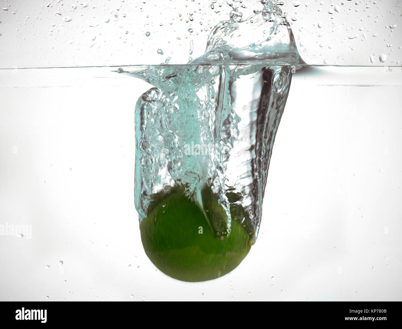 Lime splashing in water hi-res stock photography and images - Alamy