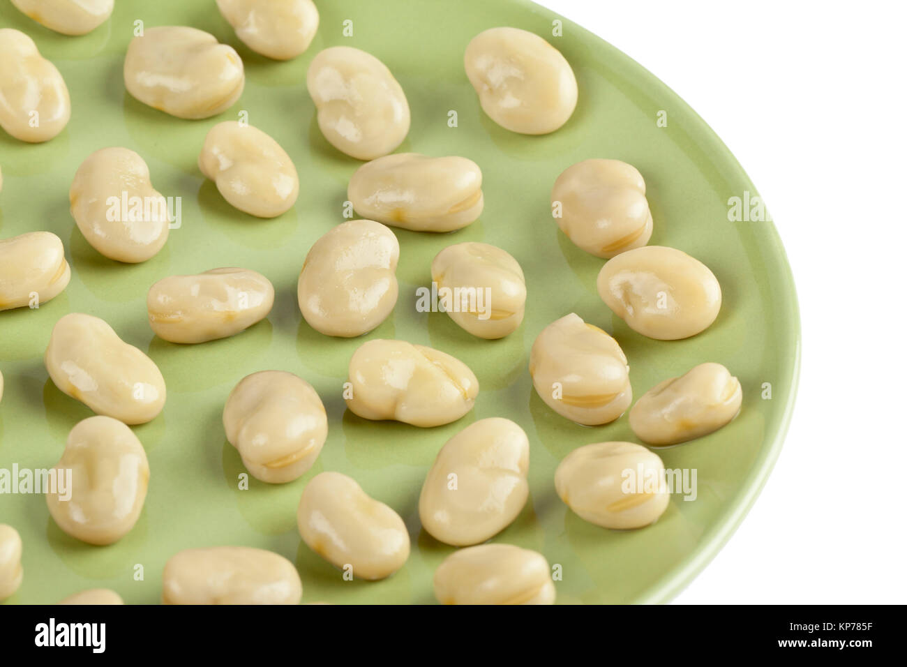 cooked white beans in green plate Stock Photo - Alamy