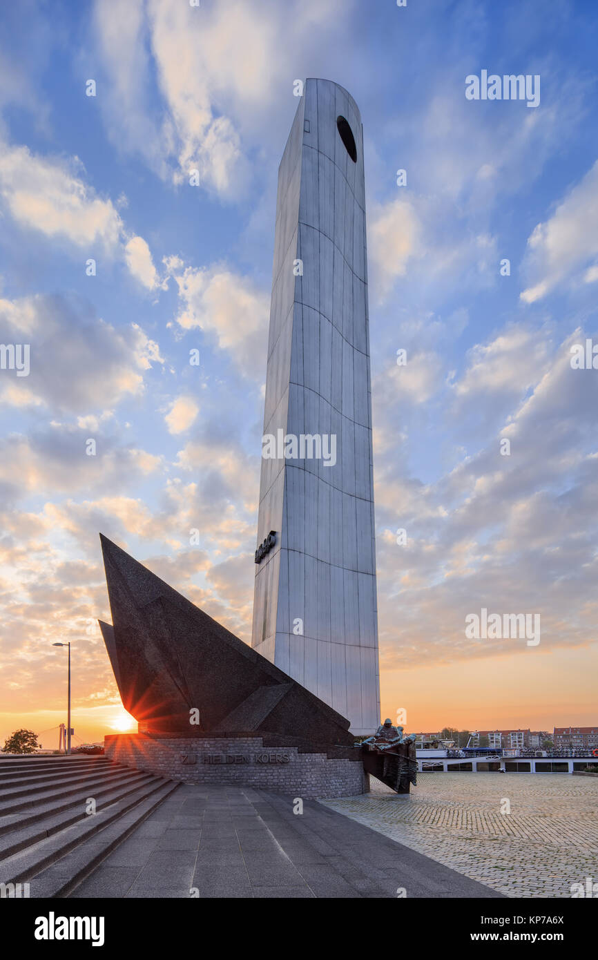 ROTTERDAM, UAG. 14, 2017. National Merchant Marine Monument (The Bow ...