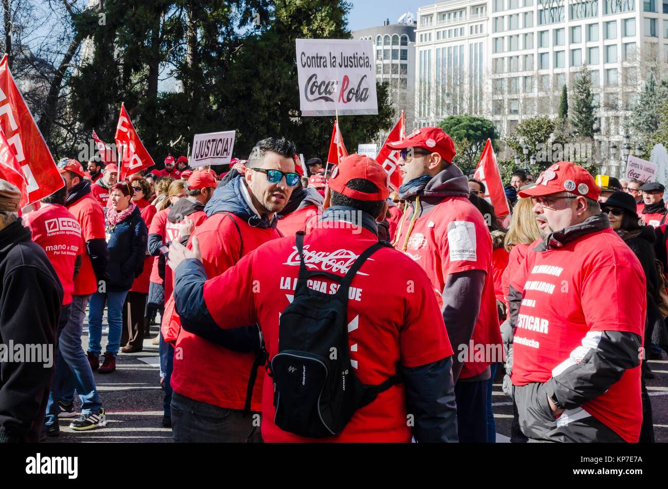 Coca cola factory worker hi-res stock photography and images - Alamy