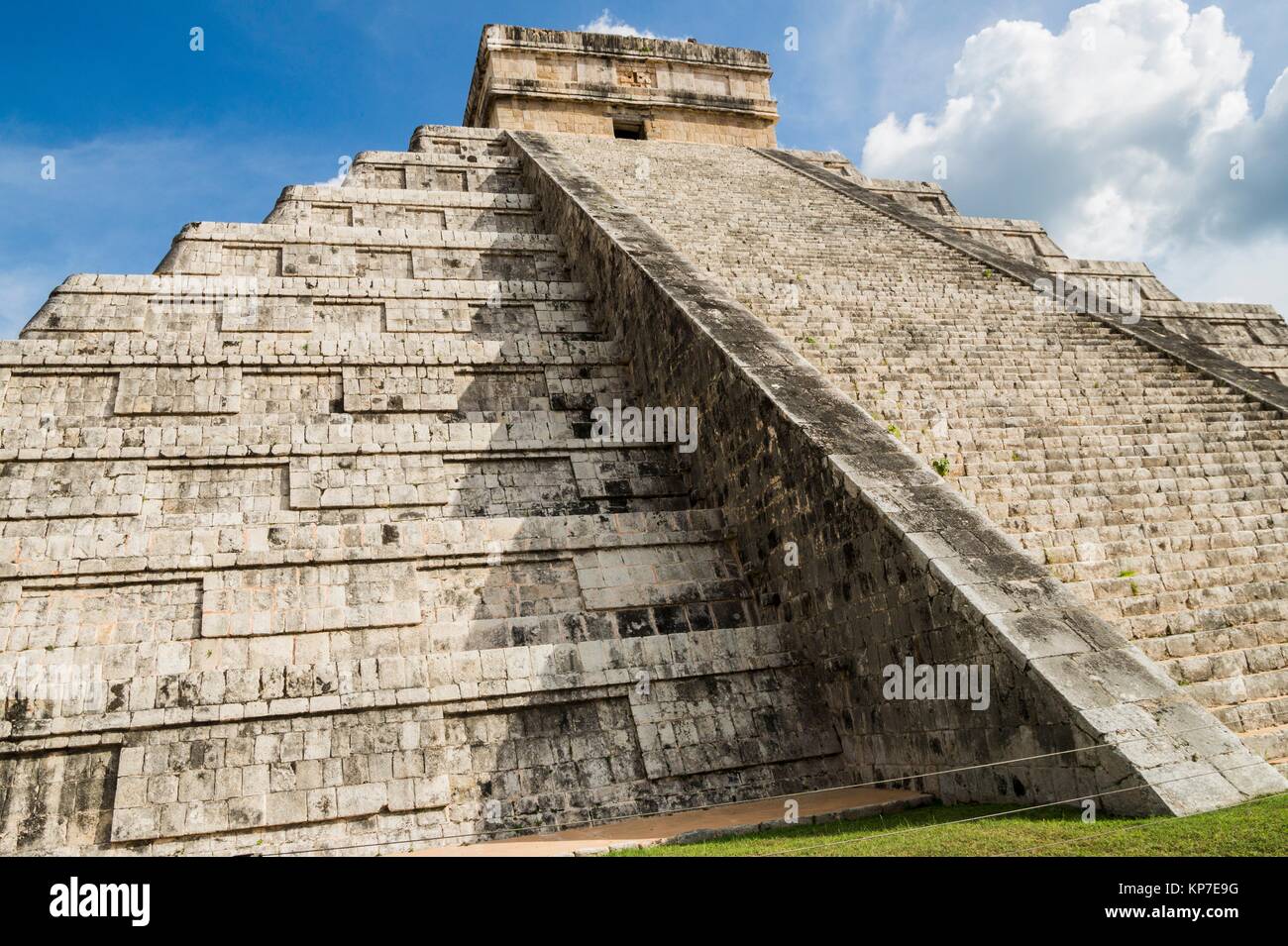 Pyramid Of Kukulcan Castle High Resolution Stock Photography and Images ...
