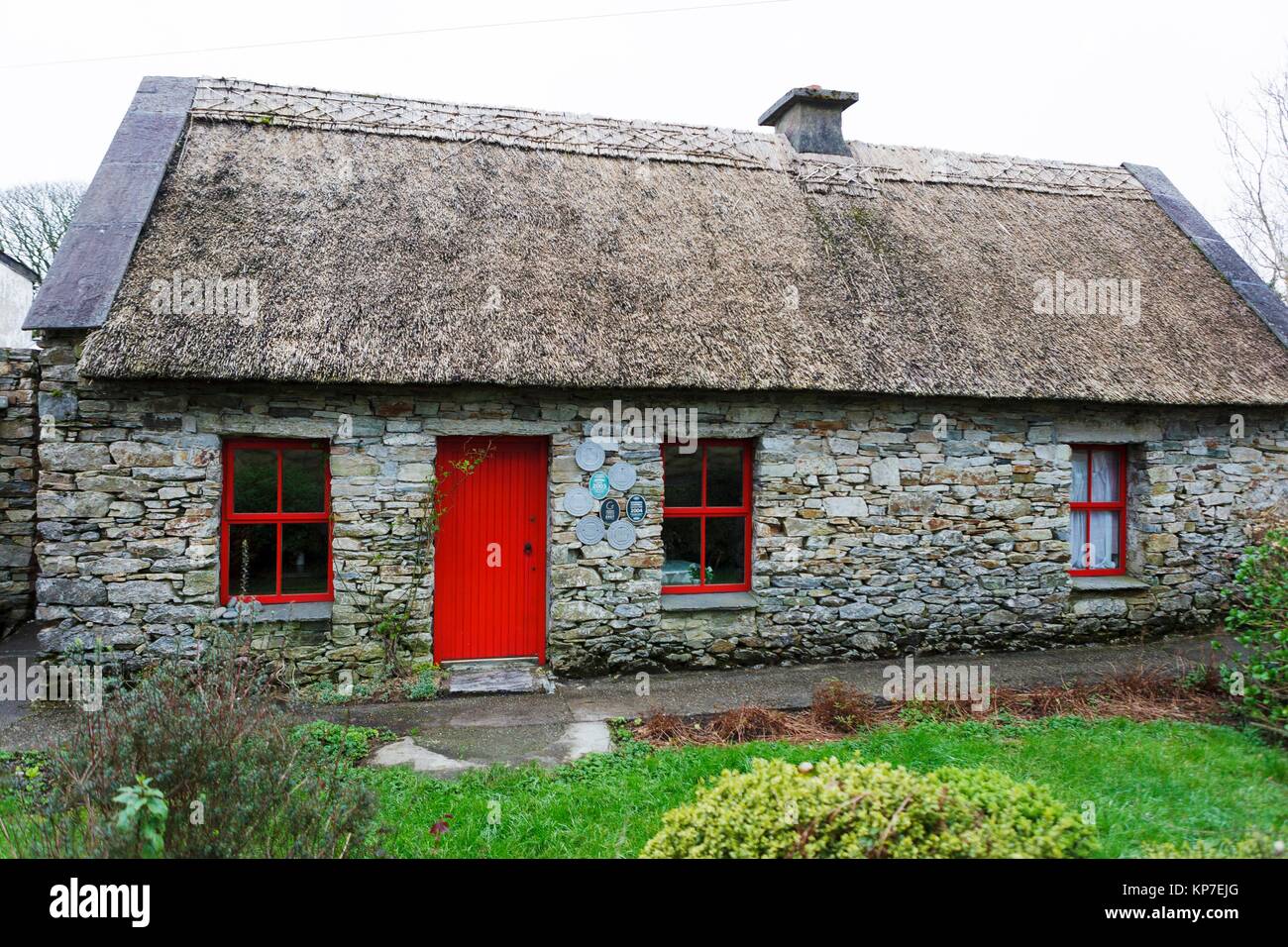Ireland farm house hi-res stock photography and images - Alamy