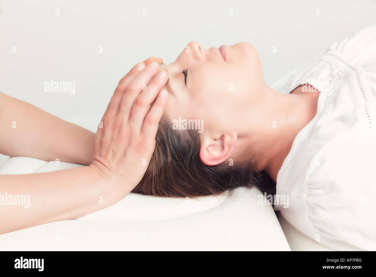 Osteopathy hi-res stock photography and images - Alamy