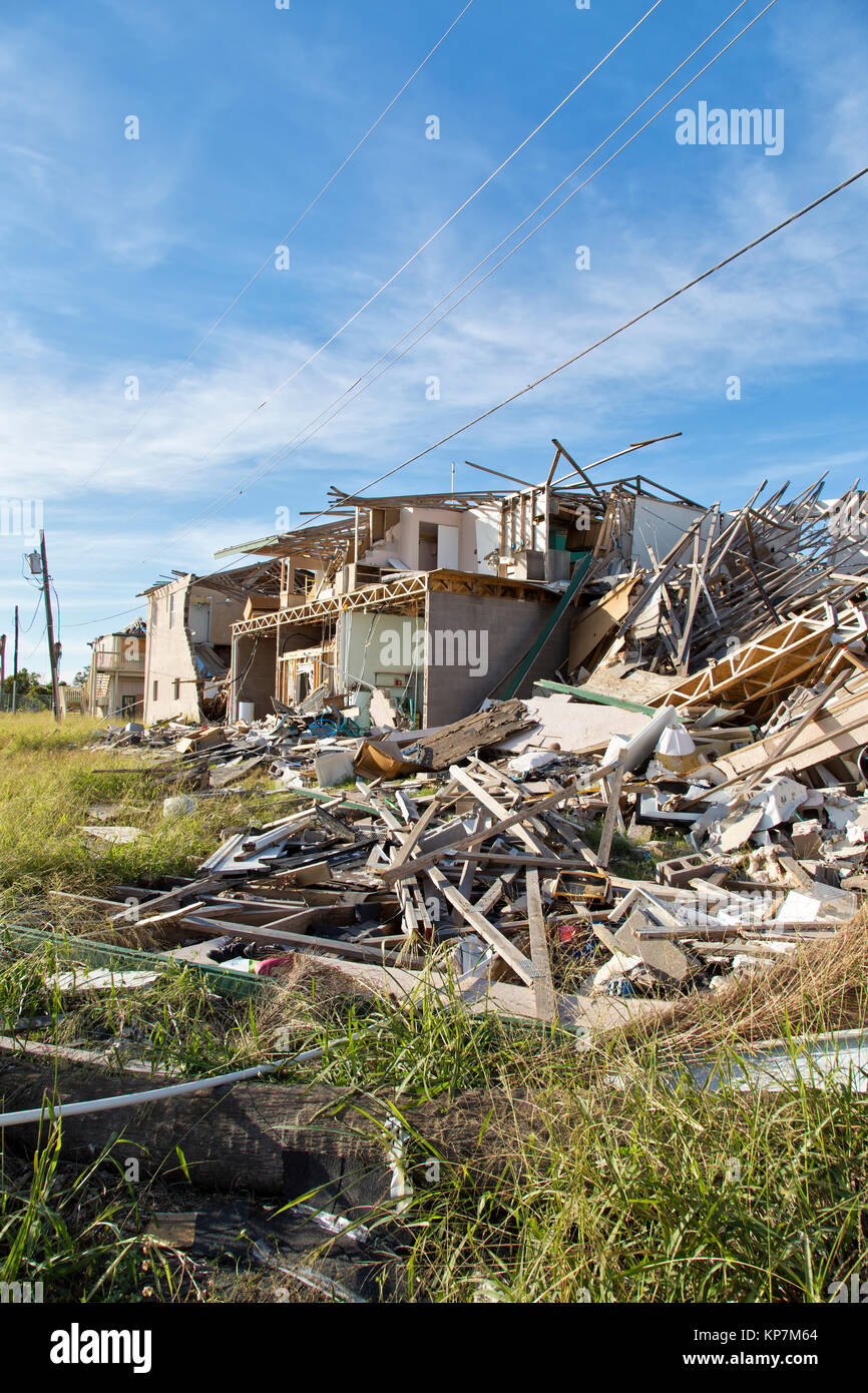 House destroyed by wind damage hi-res stock photography and images - Alamy