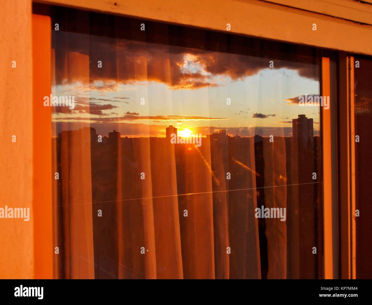 Built up sunset hi-res stock photography and images - Alamy