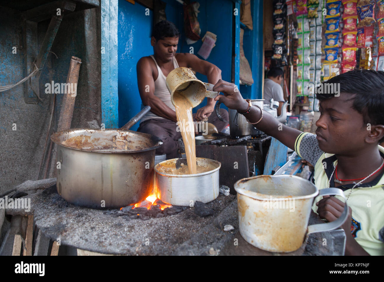 Kolkata tea hi-res stock photography and images - Alamy