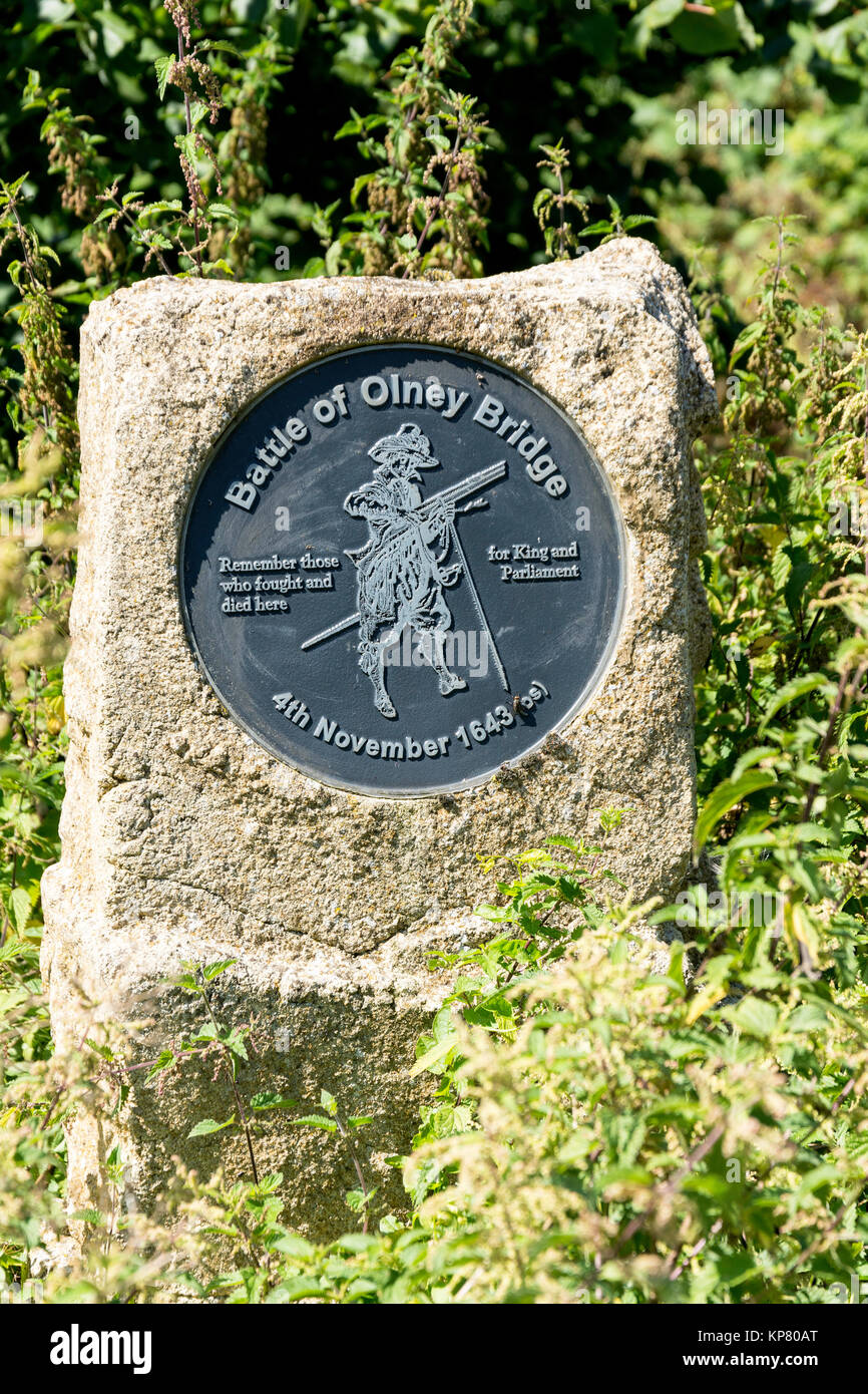 Monument to the battle of olney bridge street olney buckinghamsh hi-res ...