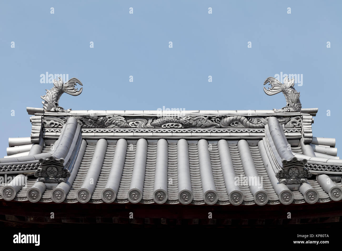 Traditional Japanese temple roof Stock Photo - Alamy