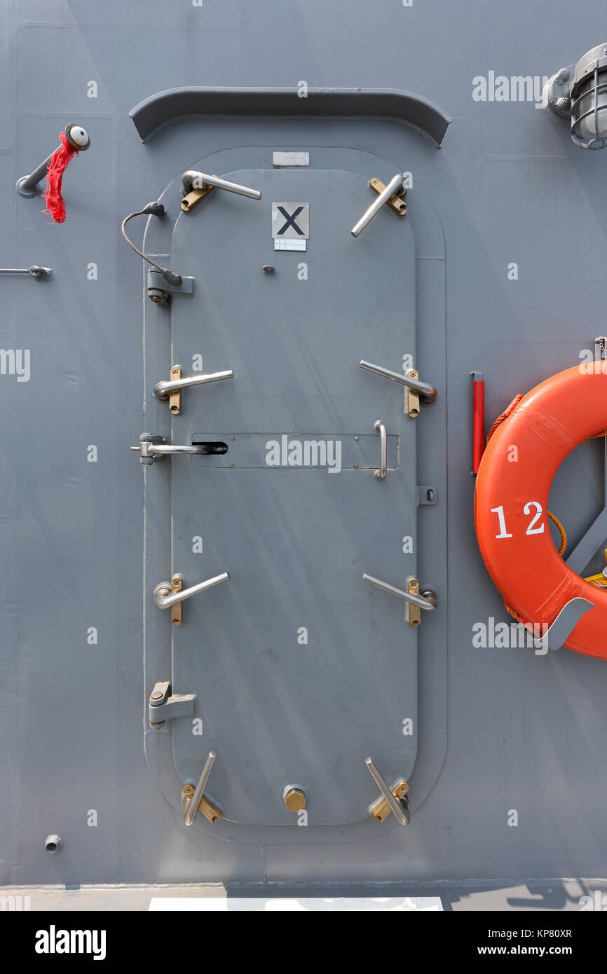 Ship hatch sea hi-res stock photography and images - Alamy