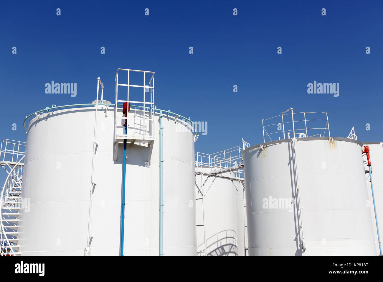 Industrial storage tanks at refinery Stock Photo - Alamy