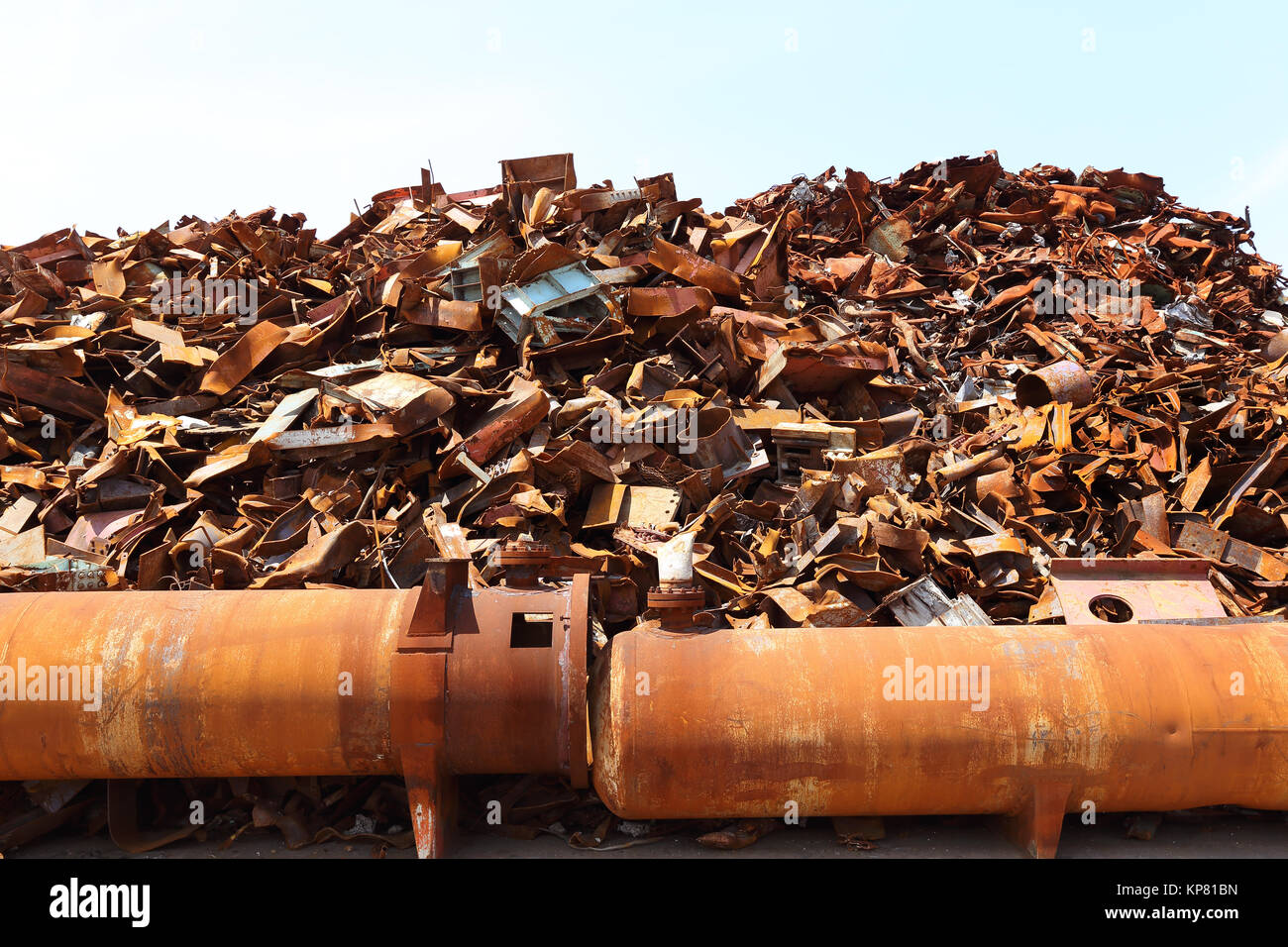Pile of scrap metal at a recycling facility Stock Photo - Alamy