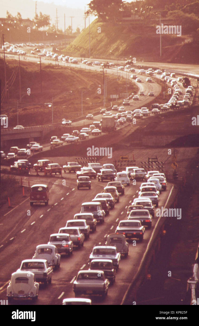 Honolulu freeway early 1970s hi-res stock photography and images - Alamy