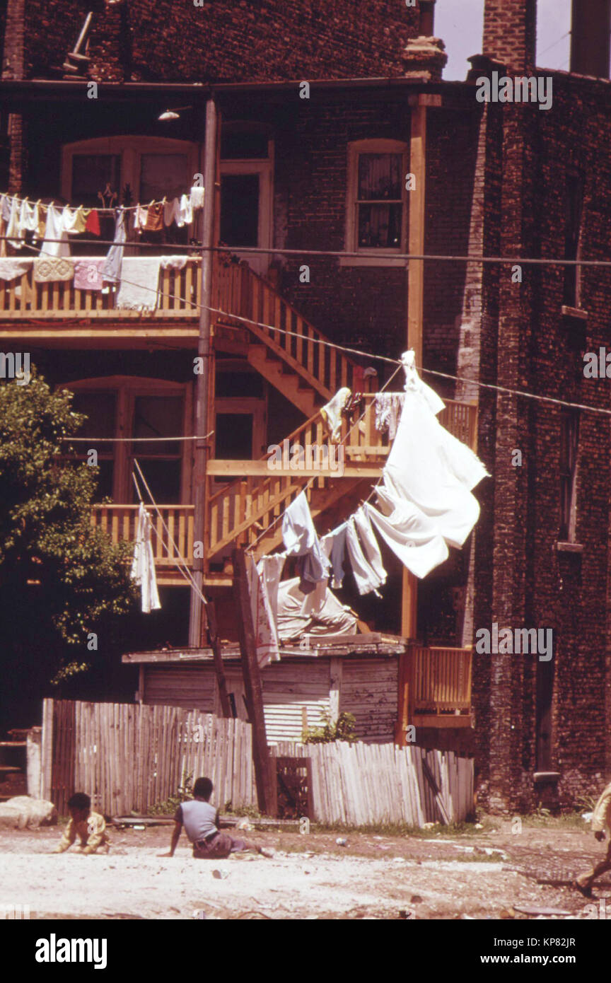 Slums in chicago hi-res stock photography and images - Alamy
