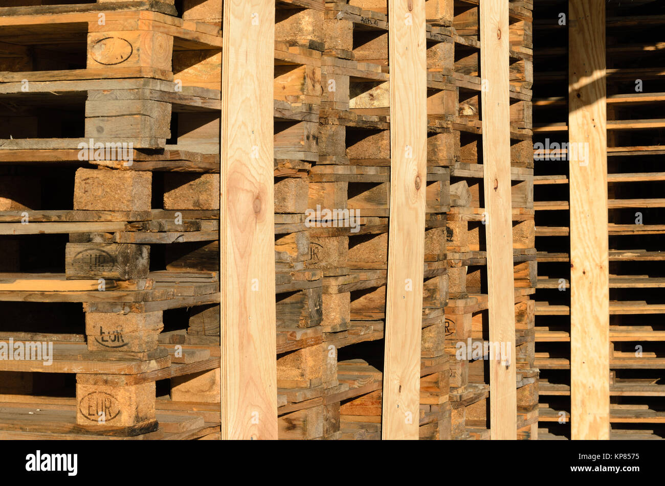 Wooden pallet slats hi-res stock photography and images - Alamy