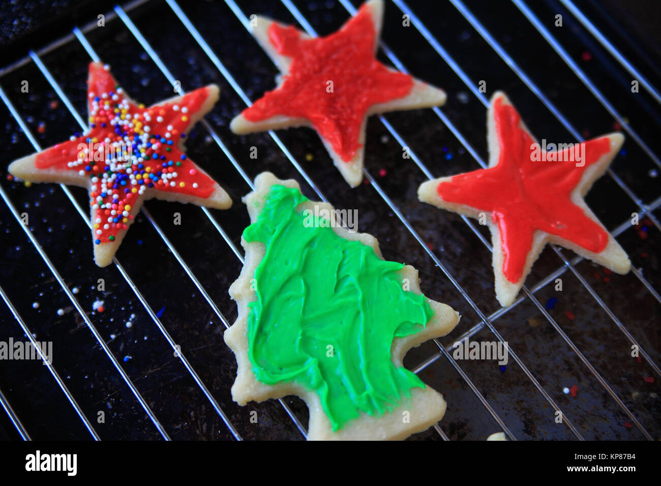 Red and green star and tree Christmas cookies Stock Photo - Alamy