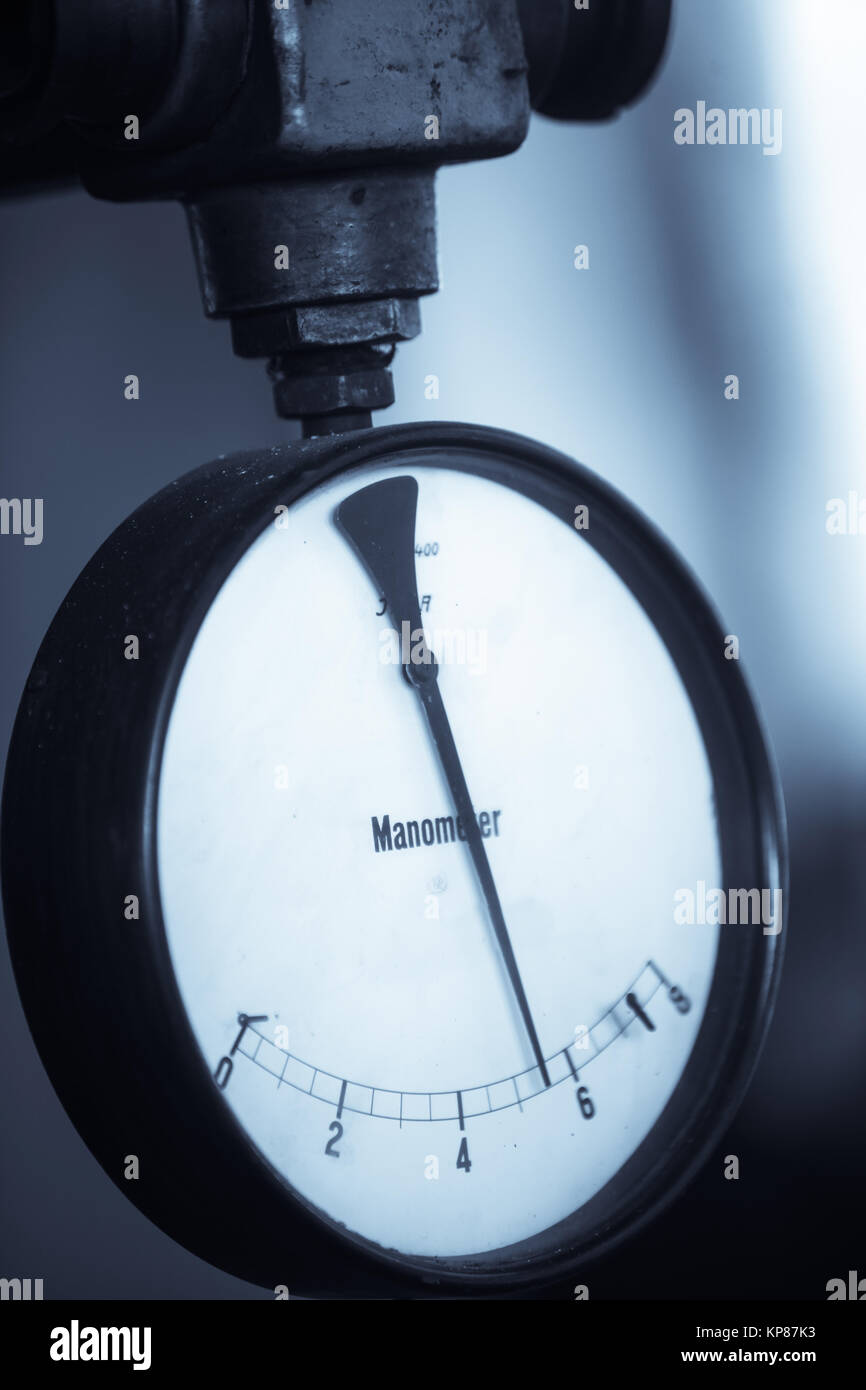 Old pressure gauge Stock Photo - Alamy