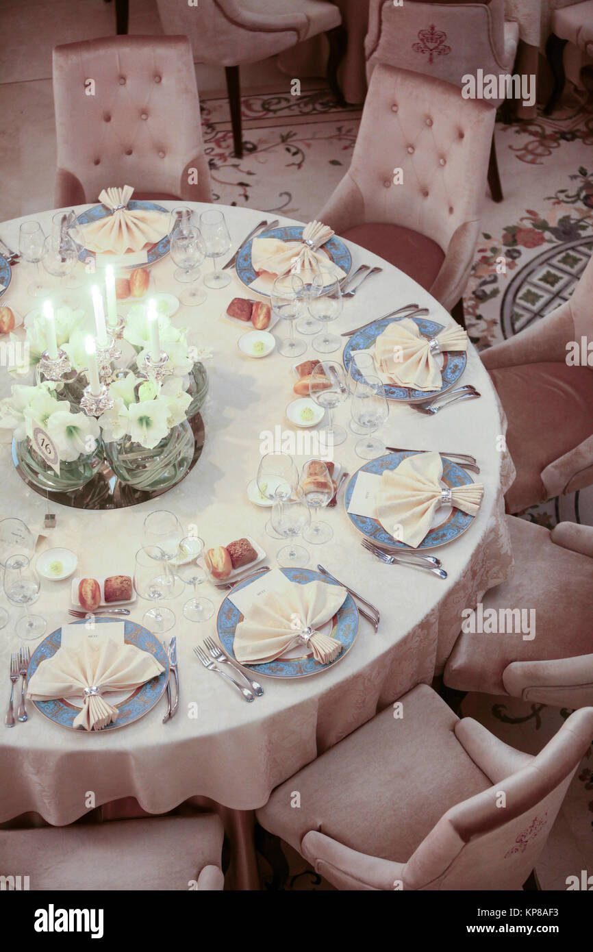 Empty dinner table Stock Photo - Alamy