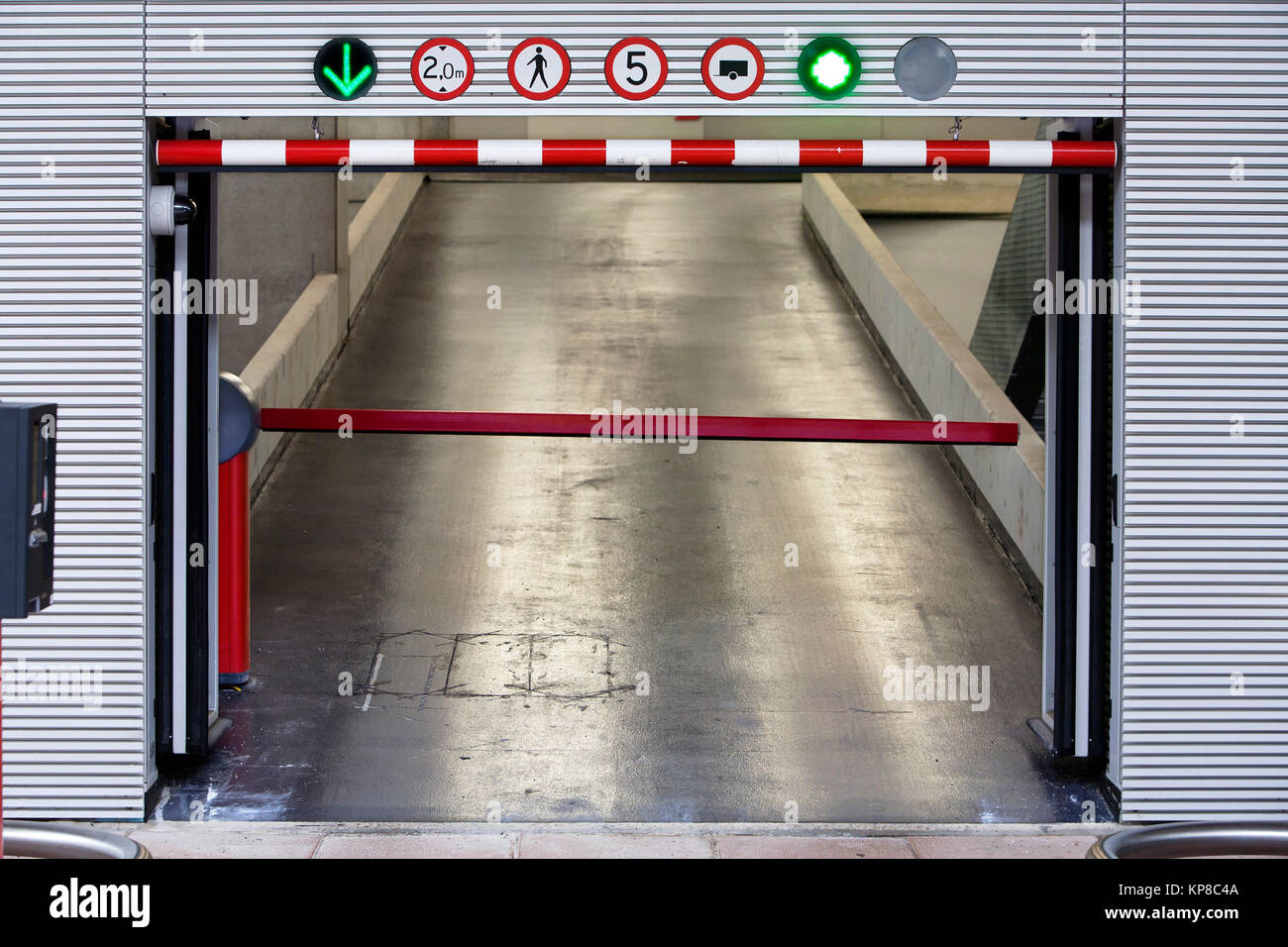 Road Gantry Light High Resolution Stock Photography and Images - Alamy