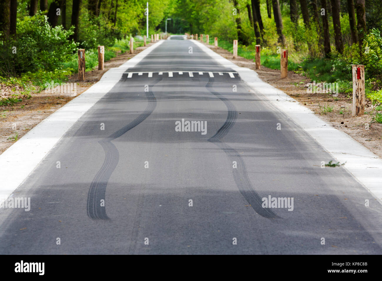 Skid marks hi-res stock photography and images - Alamy