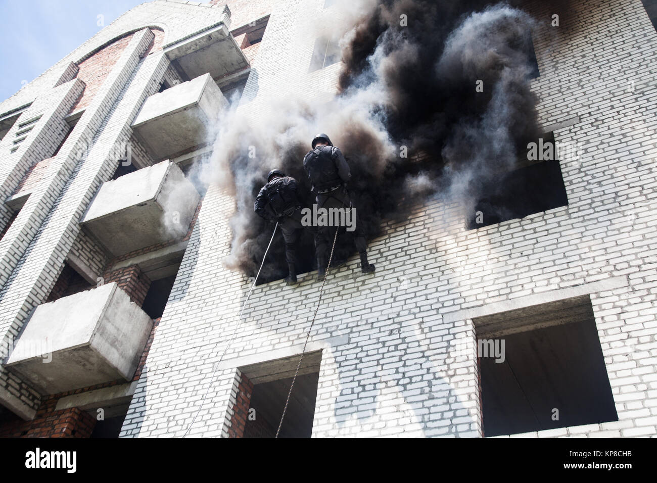 SWAT assault operation Stock Photo - Alamy