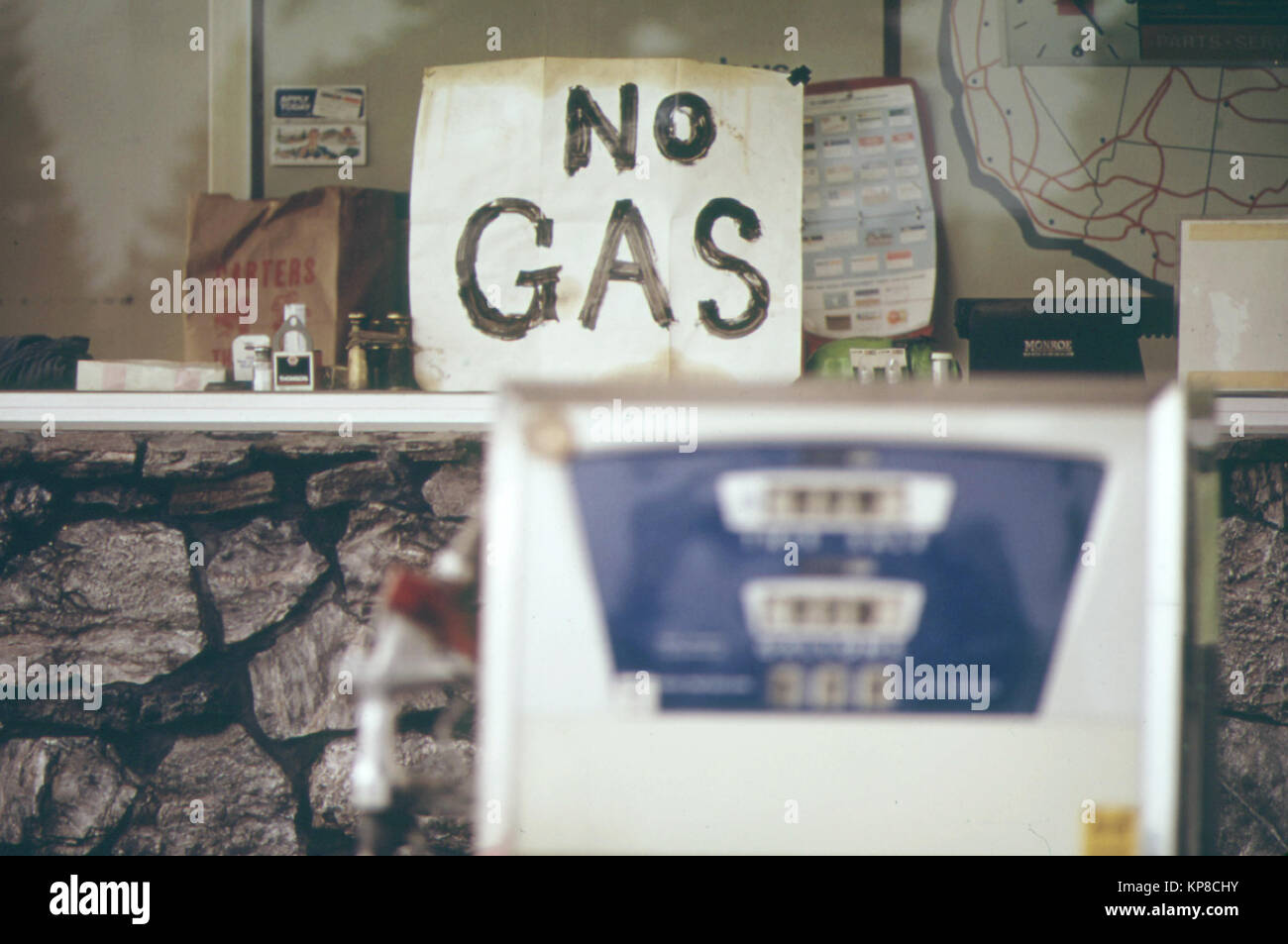 No gas sign hi-res stock photography and images - Alamy