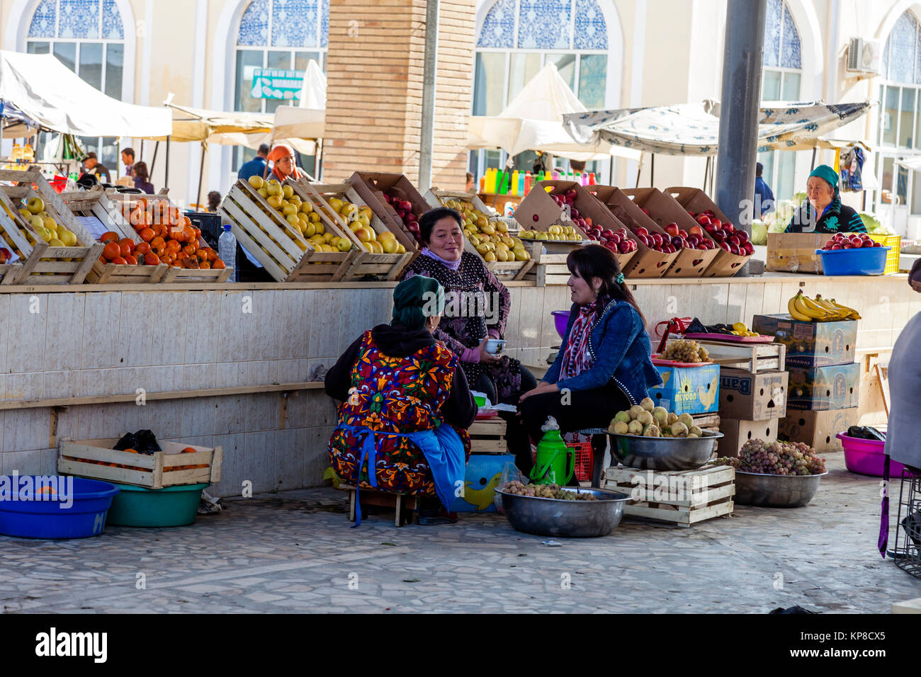 Colourful Market in The Dishon Qala (New City), Khiva, Uzbekistan Stock ...